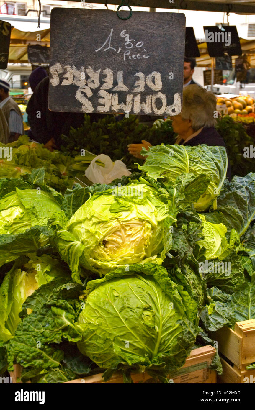 Place barbes paris hi-res stock photography and images - Alamy