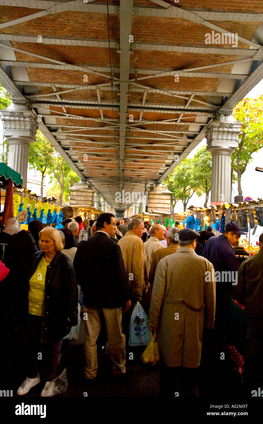 Barbes Market Paris Stock Photos & Barbes Market Paris Stock Images - Alamy