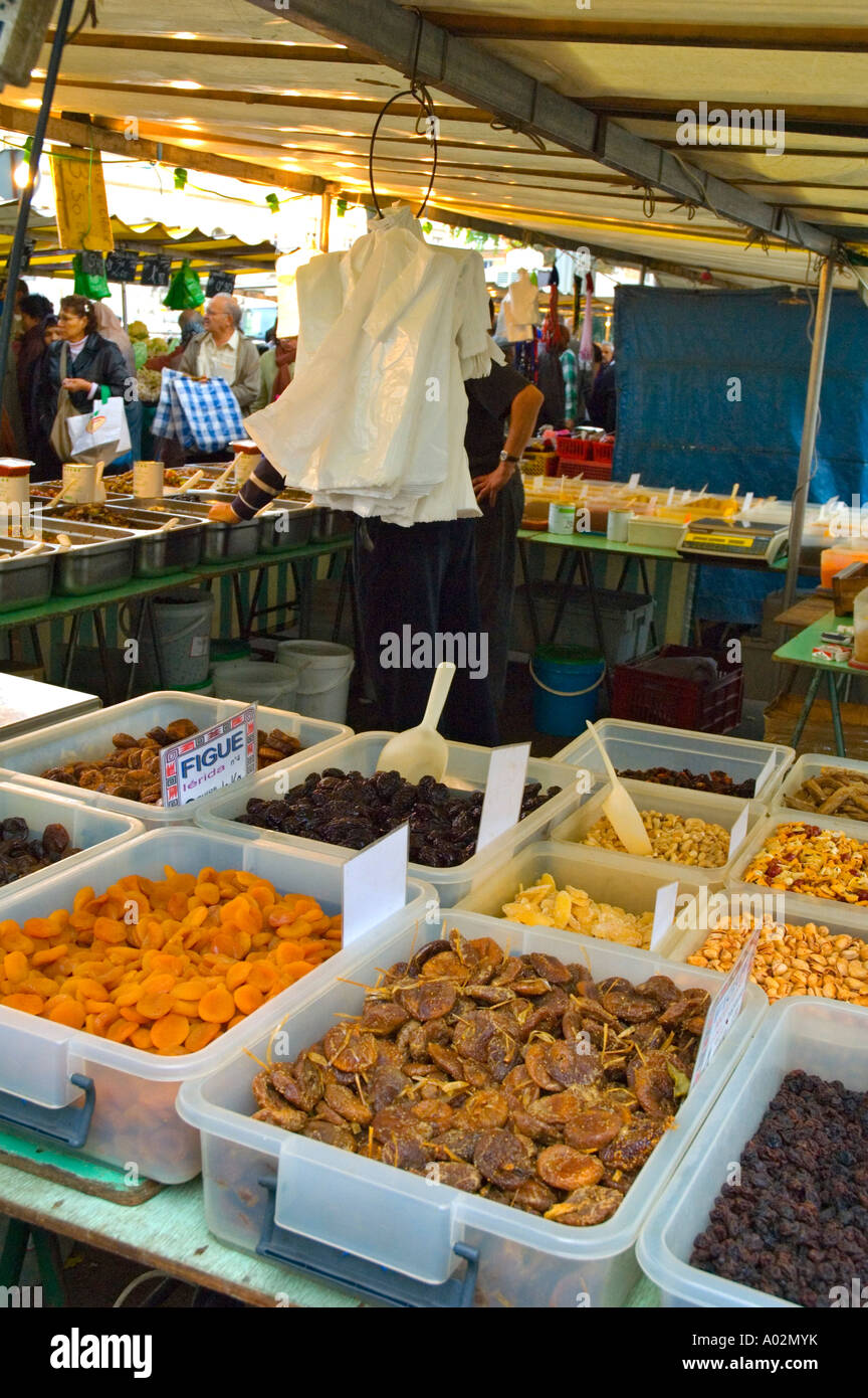 Marche barbes paris hi-res stock photography and images - Alamy
