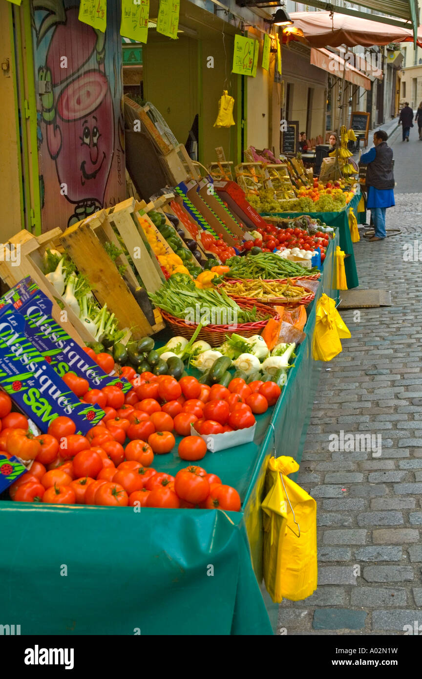 Fruit and vegetable shop in paris hi-res stock photography and images ...