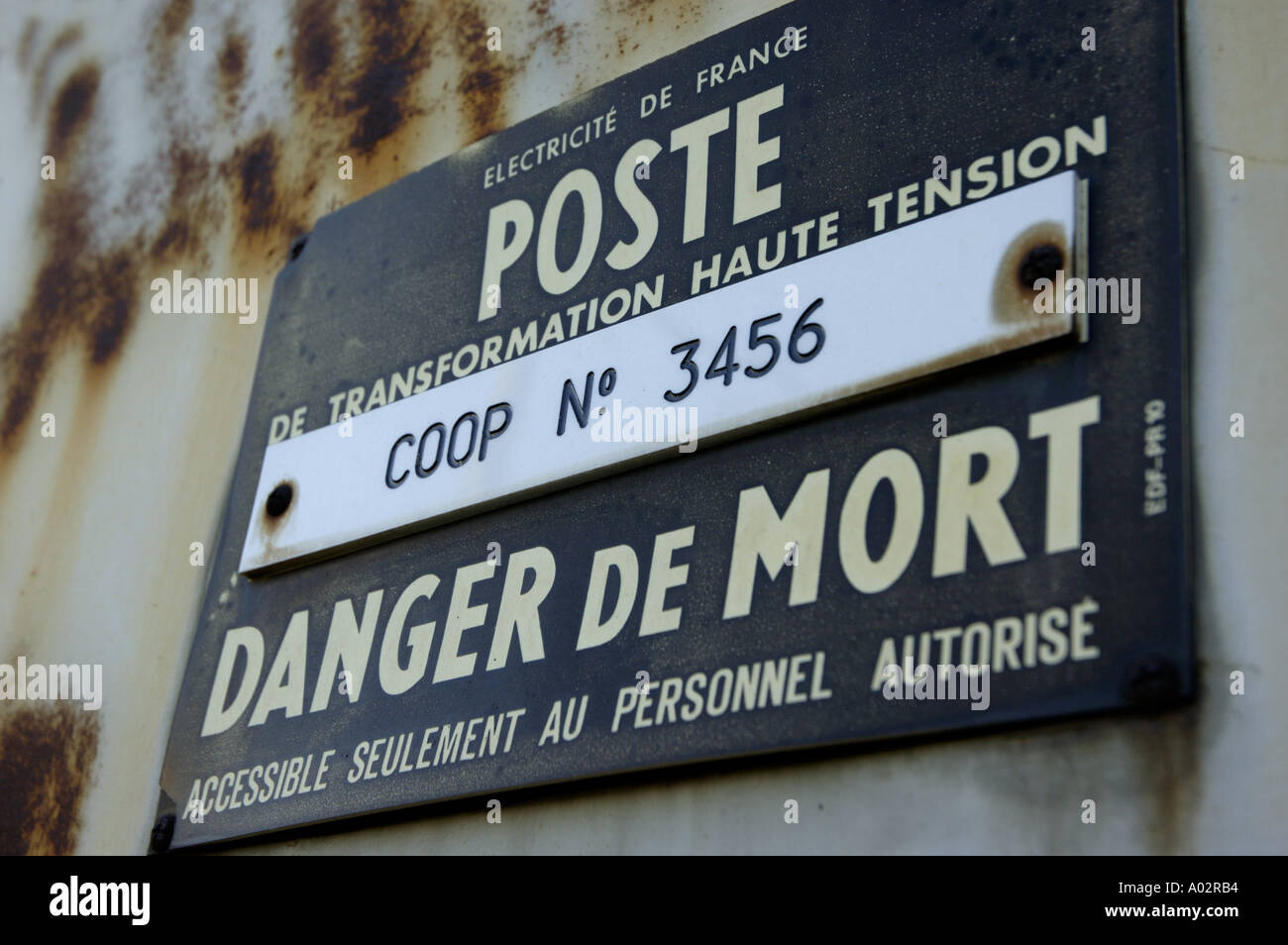 France warning sign death hazard danger de mort Stock Photo - Alamy