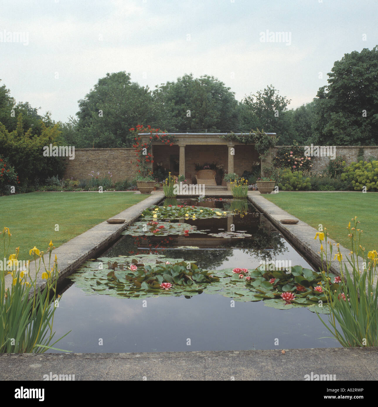 Long rectangular pool hi-res stock photography and images - Alamy