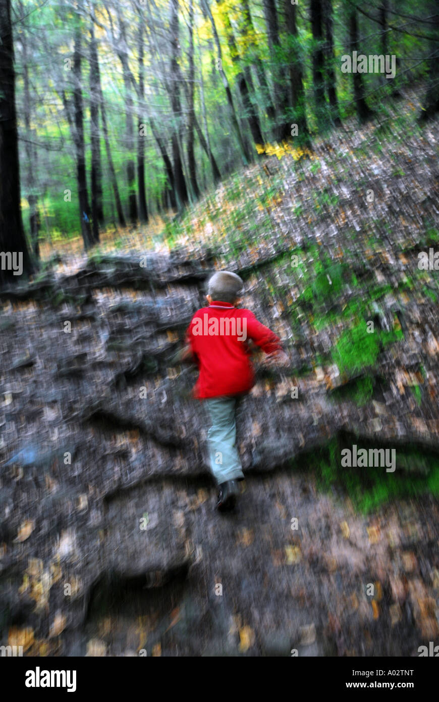 Kid running and scared hi-res stock photography and images - Alamy