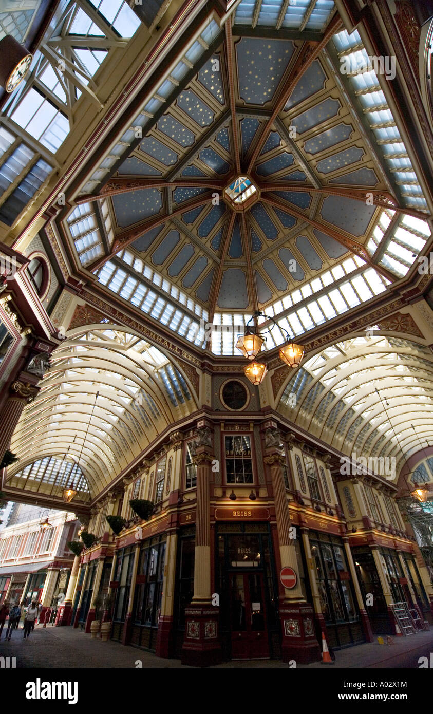Leadenhall Market London Present wrought iron and glass roofed ...