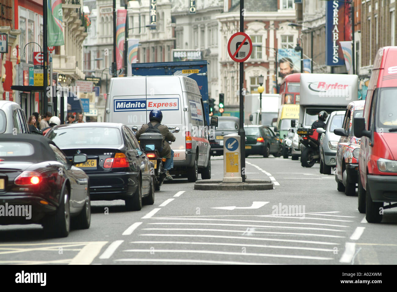 traffic queues in the city of london, uk Stock Photo - Alamy