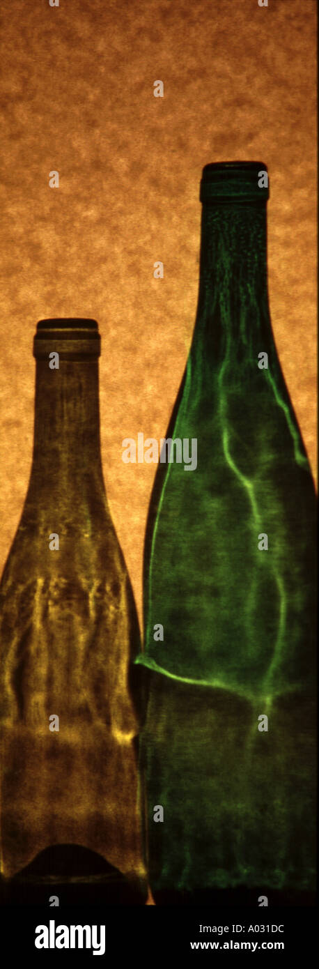 Two wine containers hi-res stock photography and images - Alamy
