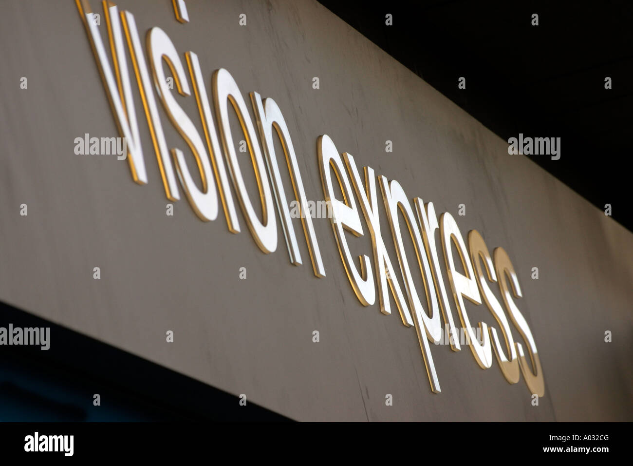 Vision express high street shop hi-res stock photography and images - Alamy