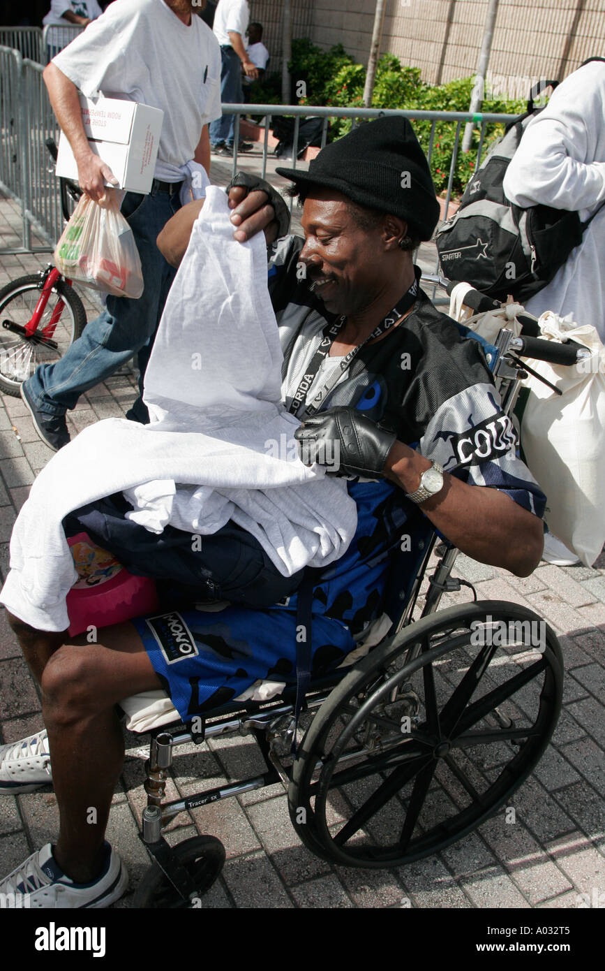 Miami Florida,Arena,Miami Cares Day,homeless,beggar,free services,poor ...