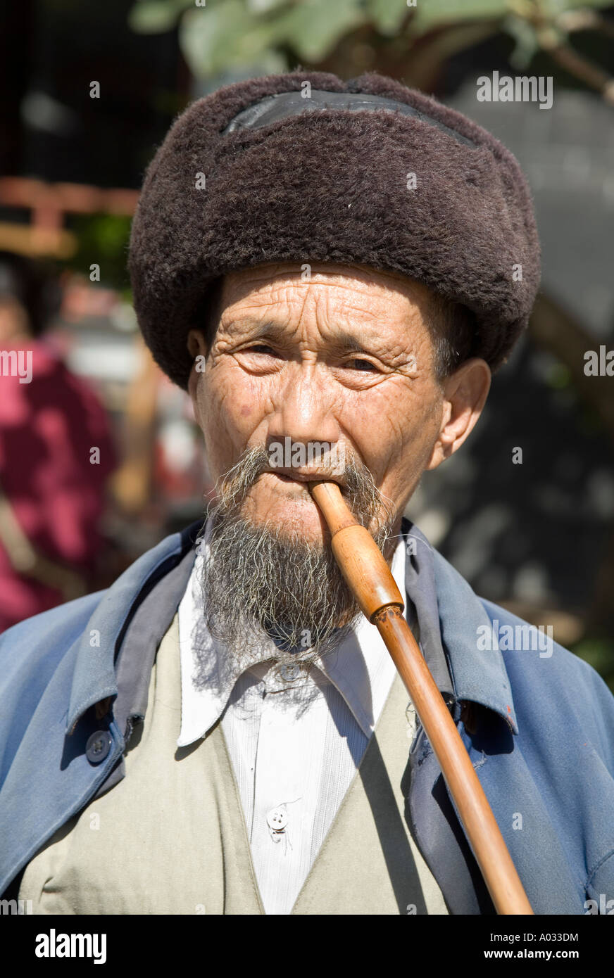 Old Man With Pipe High Resolution Stock Photography and Images - Alamy