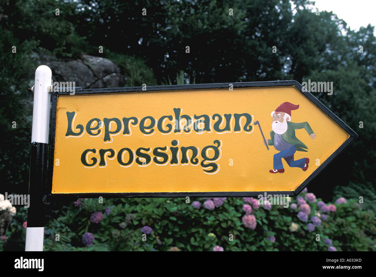 Ireland Killarney leprechaun crossing sign Stock Photo - Alamy