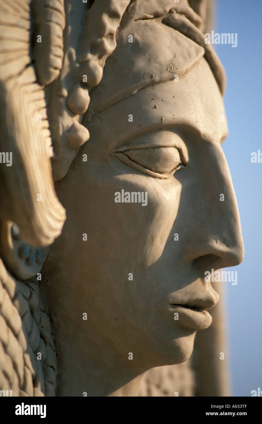 Mexico Maya statue portrait art woman bust female Stock Photo - Alamy