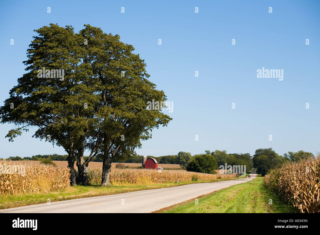 Two Lane Country Road High Resolution Stock Photography and Images - Alamy