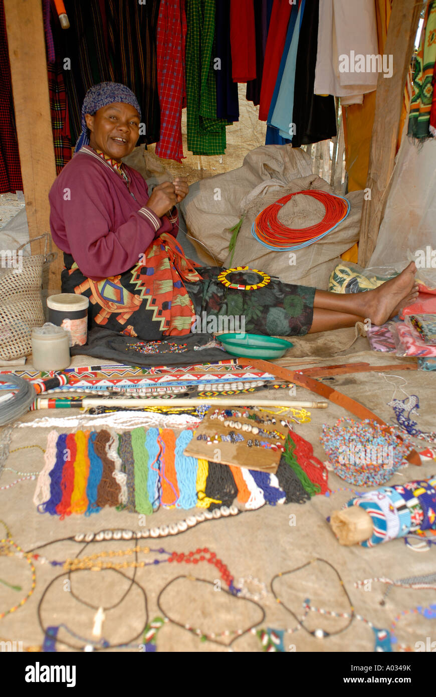 African bead making hi-res stock photography and images - Alamy