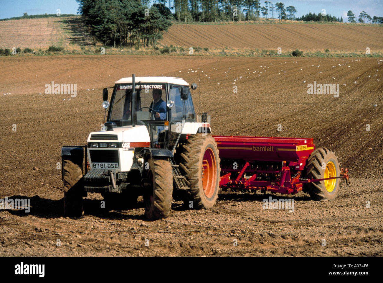 Sewing seed hi-res stock photography and images - Alamy