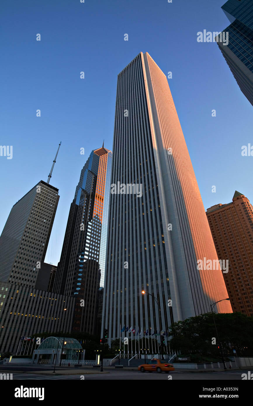 Standard oil building chicago hi-res stock photography and images - Alamy