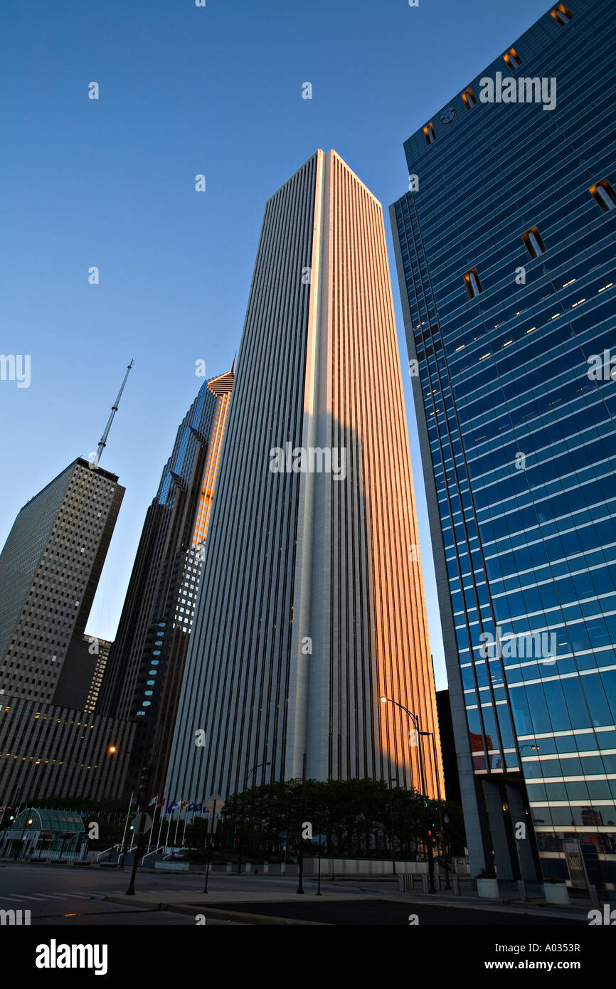 Standard oil building chicago hi-res stock photography and images - Alamy