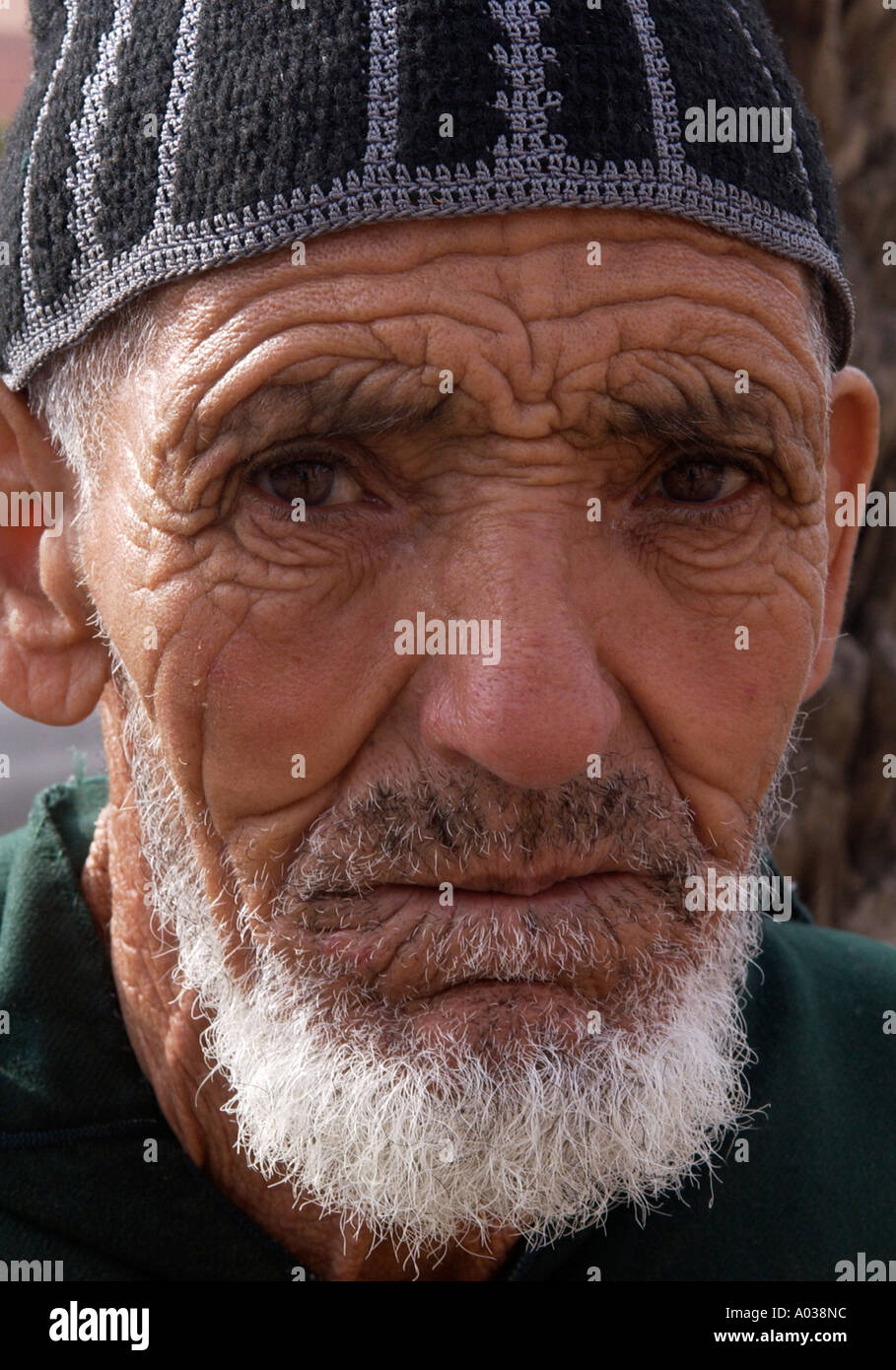 Moroccan old man with beard hi-res stock photography and images - Alamy