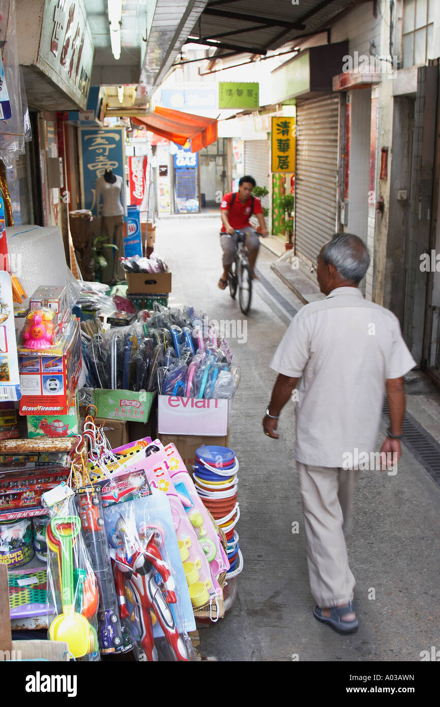 Walking past store hi-res stock photography and images - Alamy