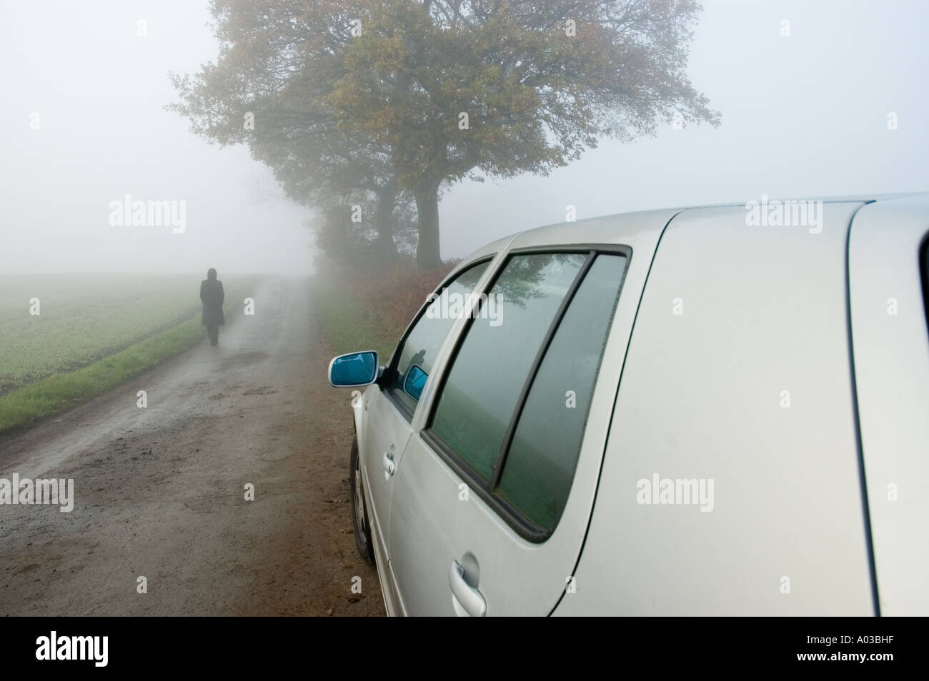 Woman broken down car uk hi-res stock photography and images - Alamy