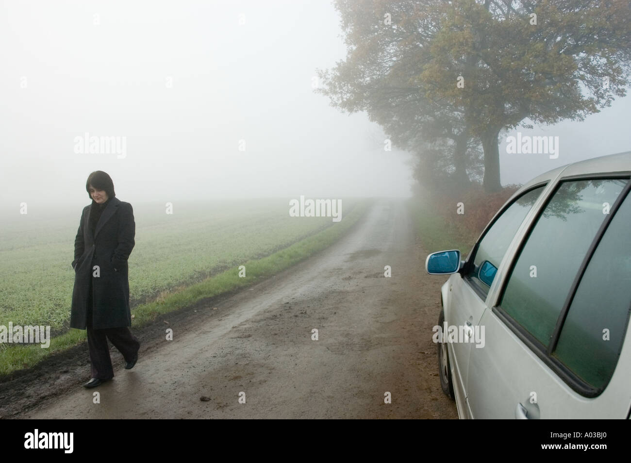 Woman broken down car uk hi-res stock photography and images - Alamy