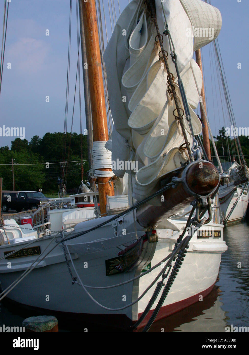 Chesapeake bay maryland skipjack hi-res stock photography and images ...