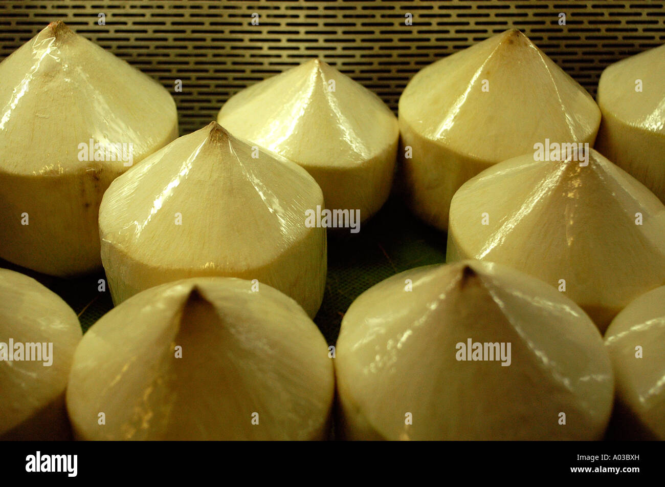 Cool display with coconuts hi-res stock photography and images - Alamy