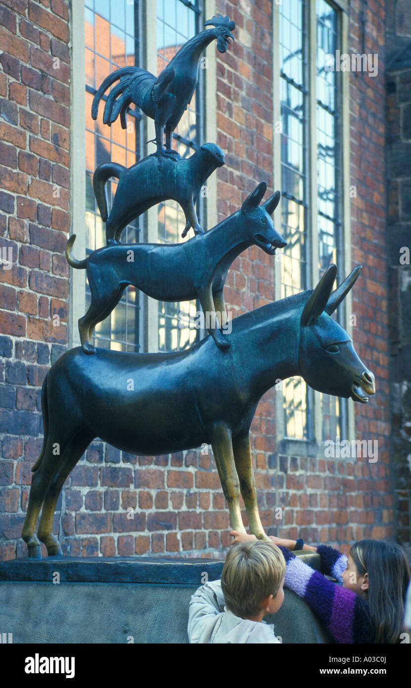 Animal musicians hi-res stock photography and images - Alamy