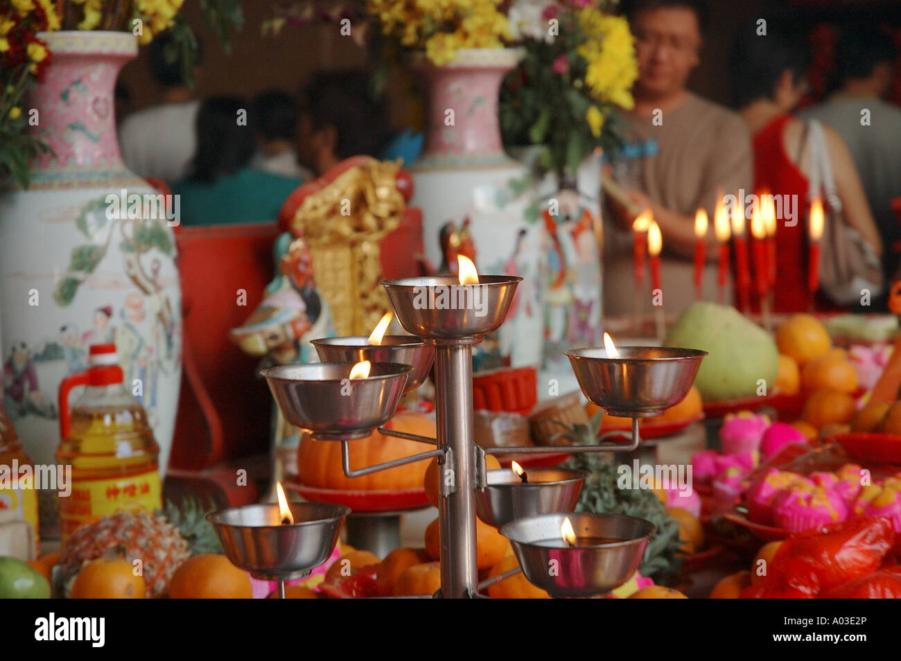 Oriental altar vase hi-res stock photography and images - Alamy