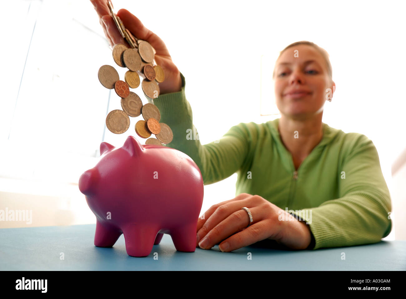 Woman and children and money hi-res stock photography and images - Alamy