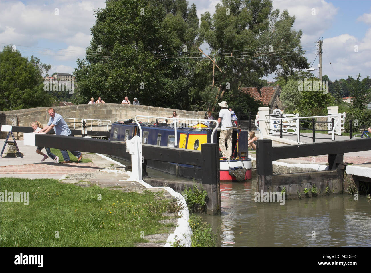 Higher Wharf Lock on the Kennet and Avon Canal at Bradford on Avon ...