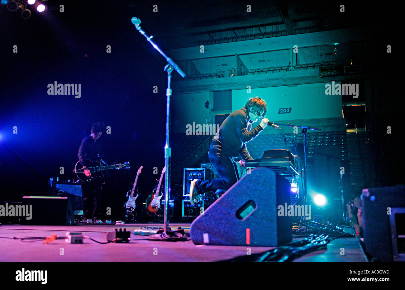 Live music show Stock Photo - Alamy