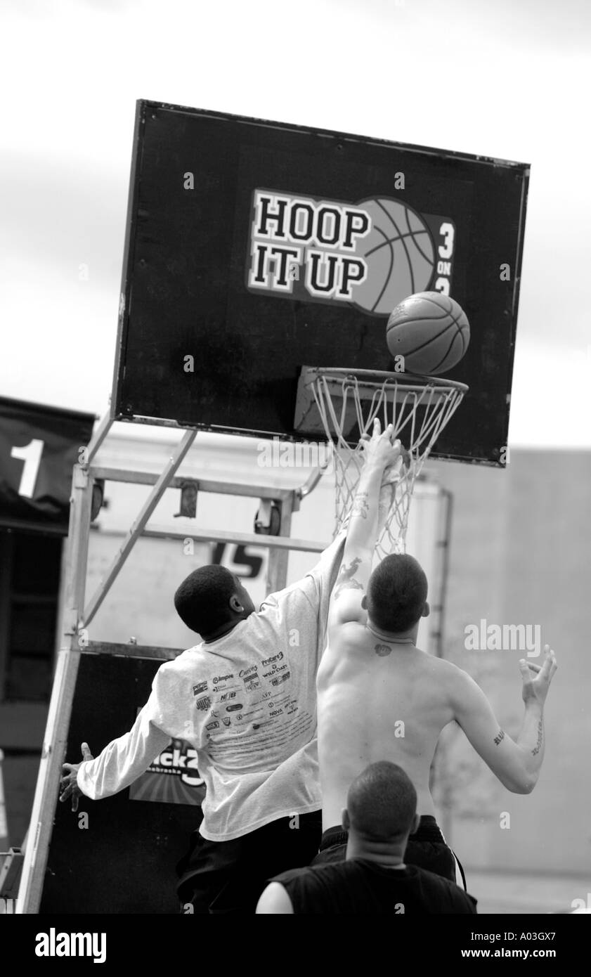 Two guys playing basketball hi-res stock photography and images - Alamy