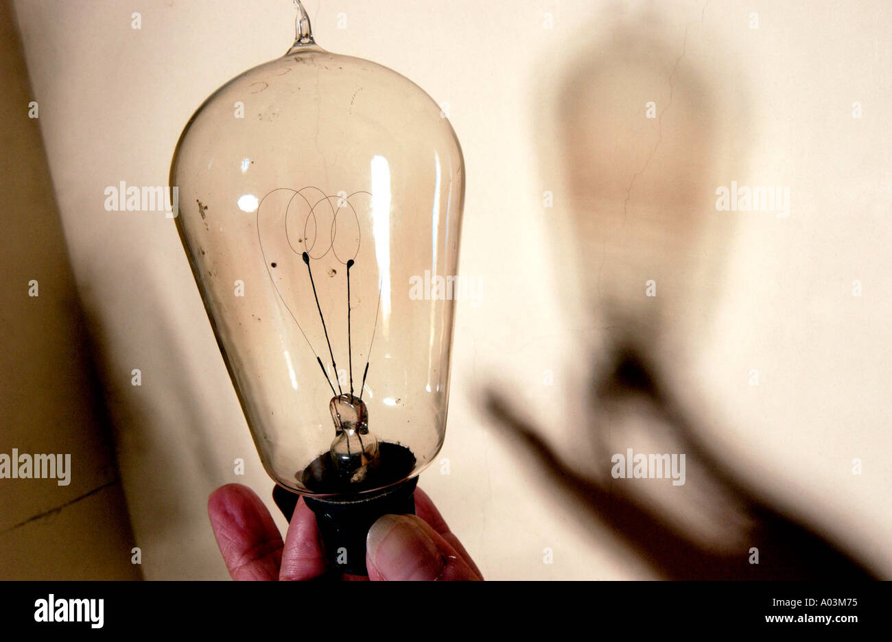 Original carbon filament bulb hi-res stock photography and images - Alamy