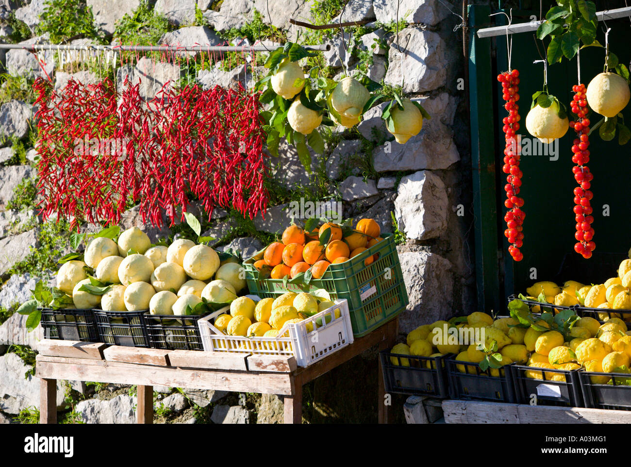 Fruit & Vegetable store, San Pietro, Sorrento Peninsula, Italy Stock ...