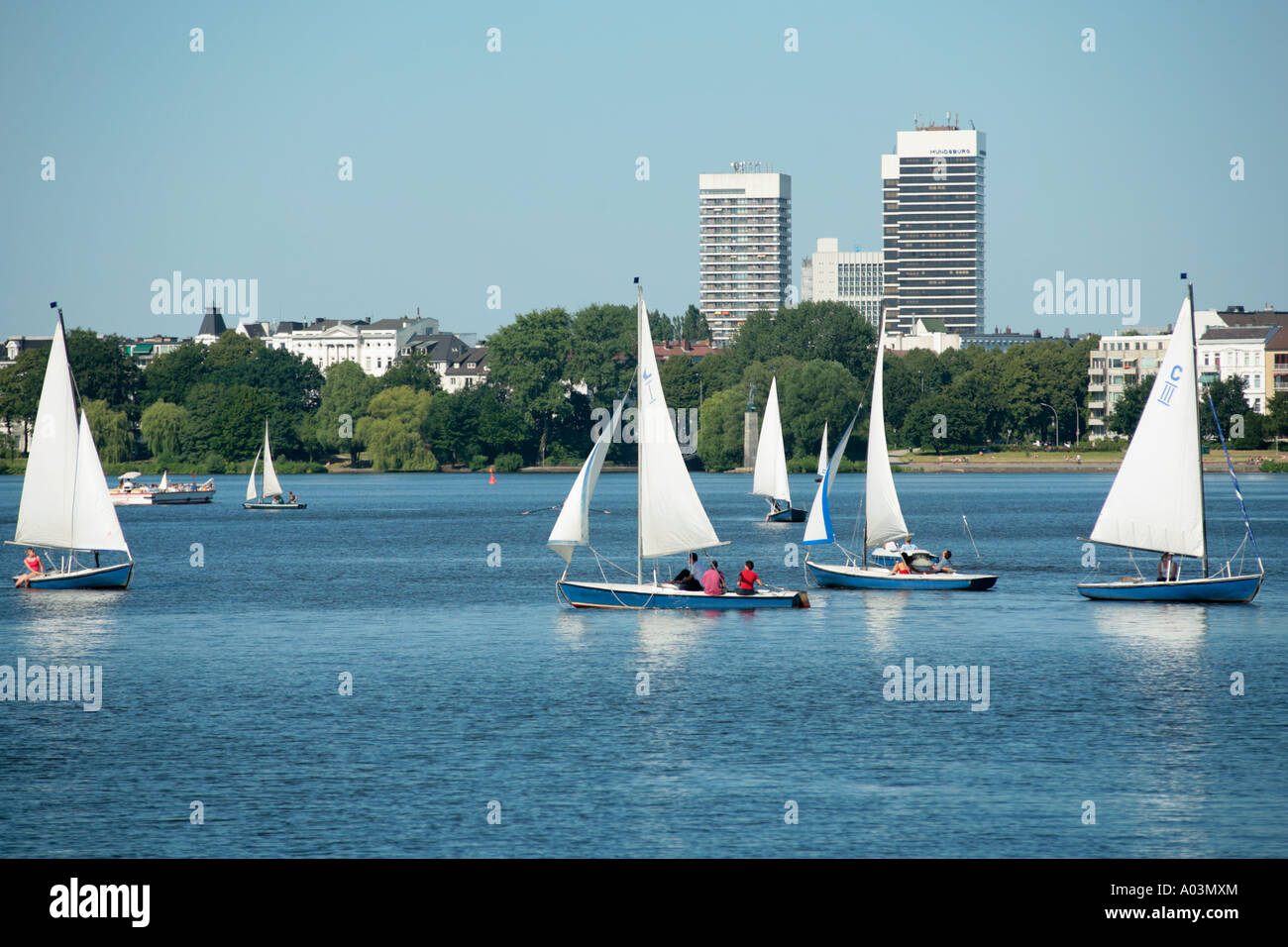 sailing boats on Outer Alster, one of Hamburg´s lakes Stock Photo - Alamy