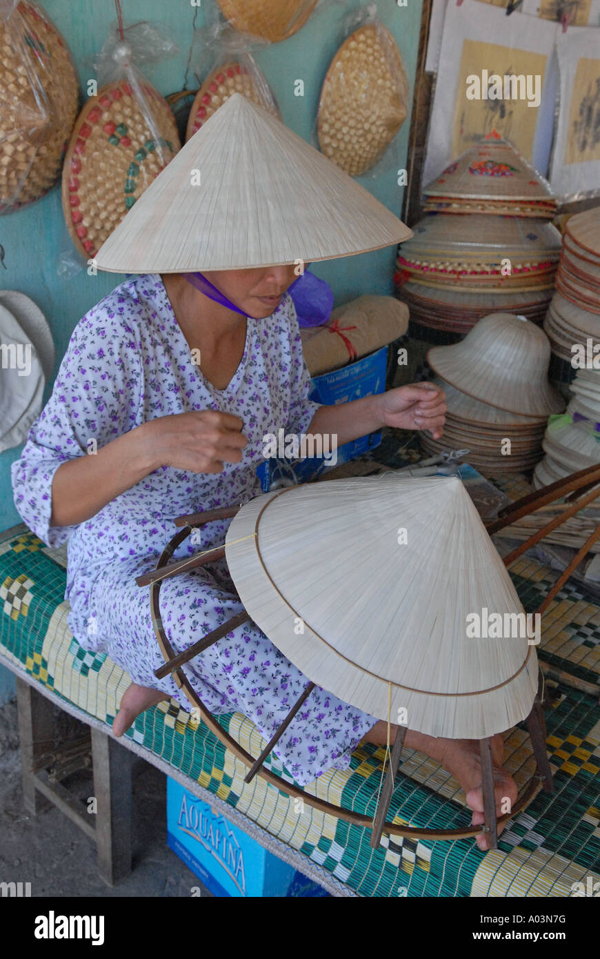 Vietnamese conical hat making hi-res stock photography and images - Alamy