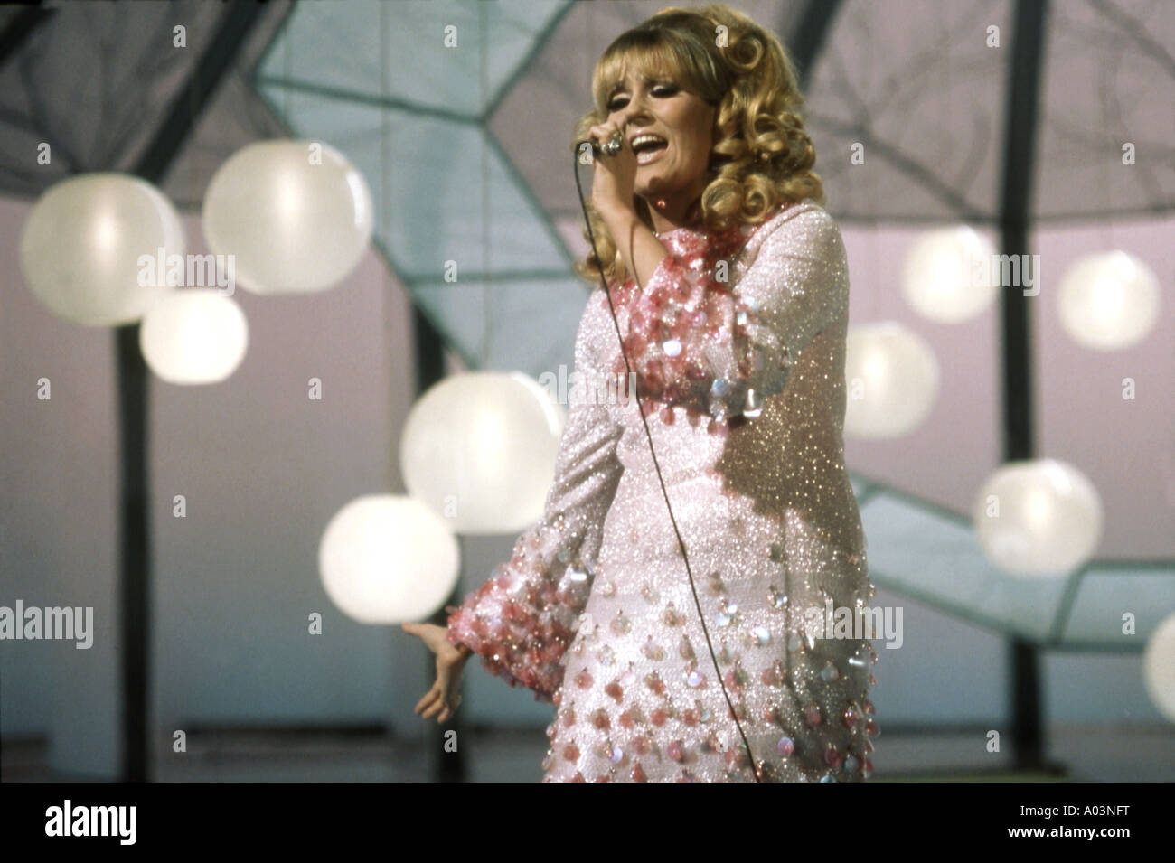 DUSTY SPRINGFIELD UK singer about 1972 Stock Photo - Alamy