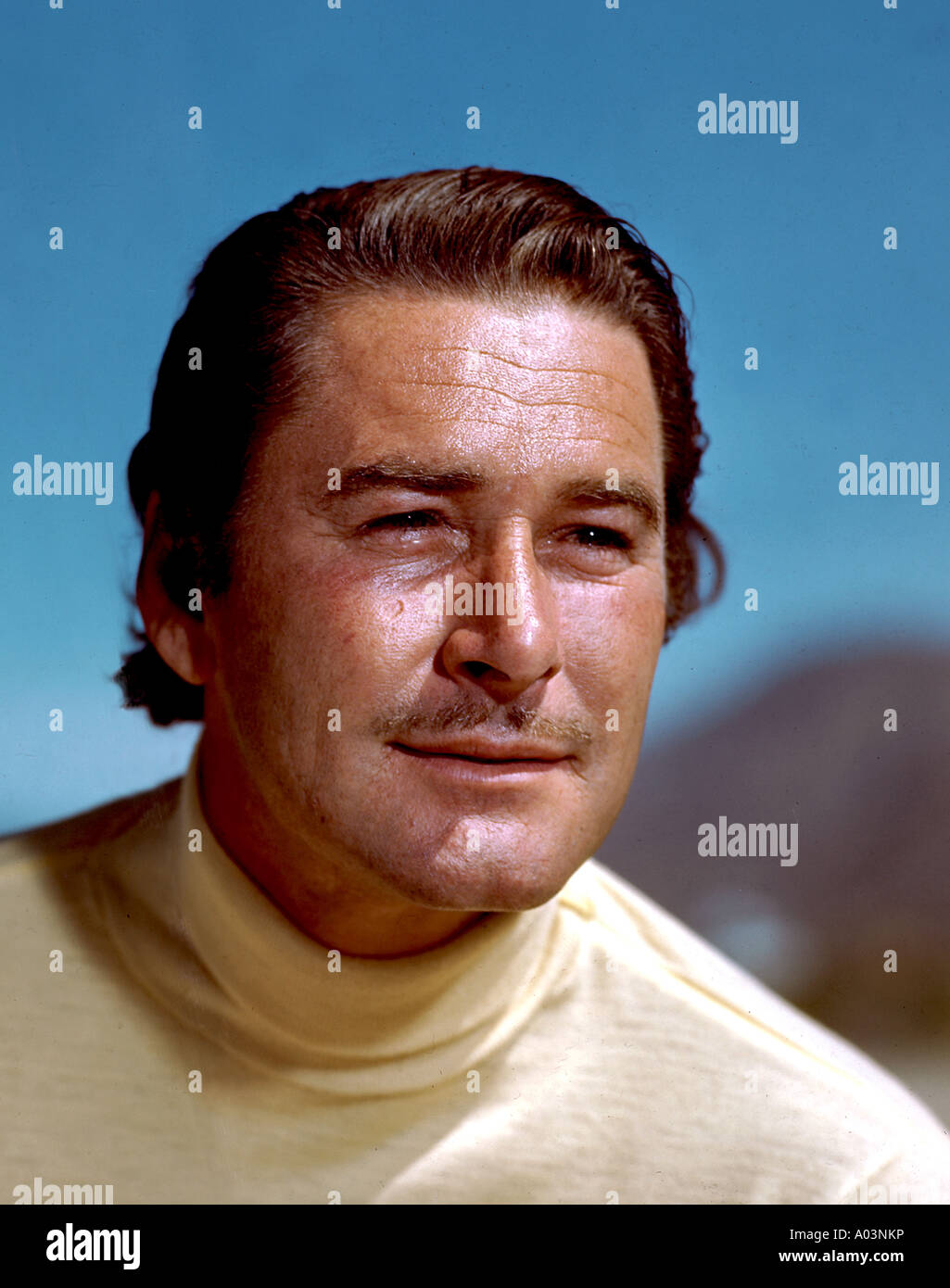 Erroll flynn hi-res stock photography and images - Alamy
