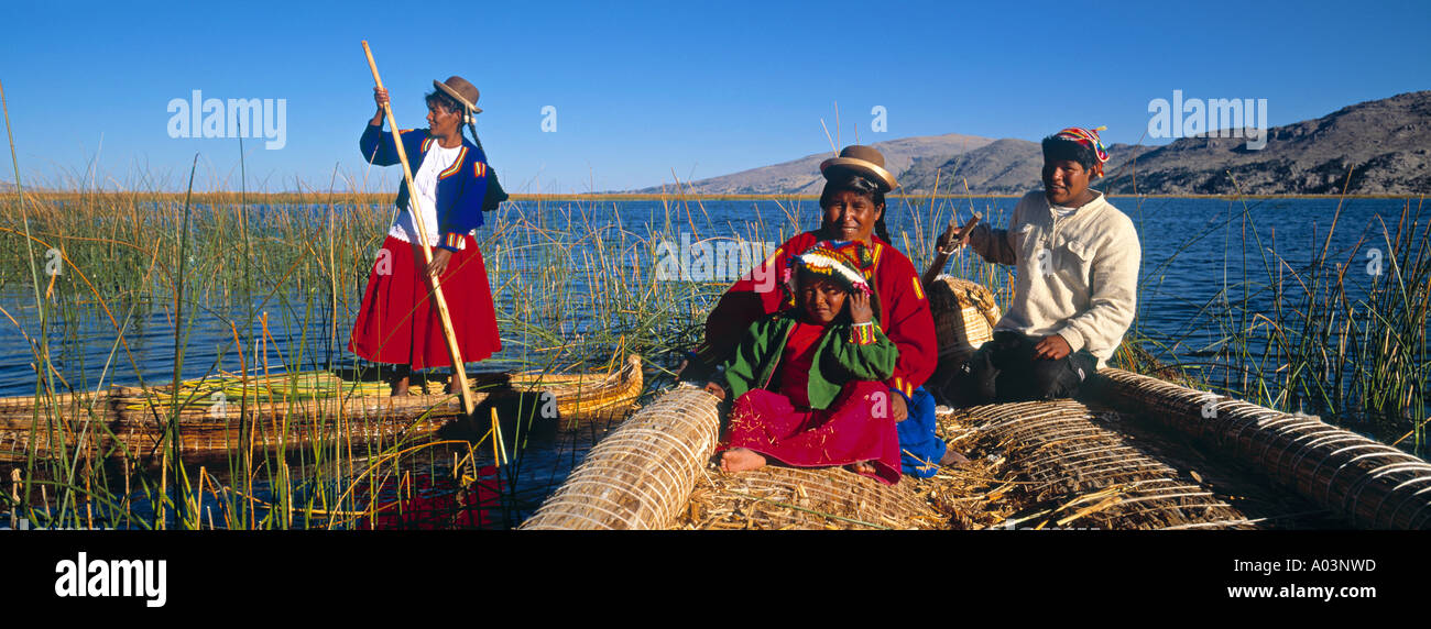 Islas Flotantes (Floating Reed Islands), Lake Titicaca, Peru Stock ...