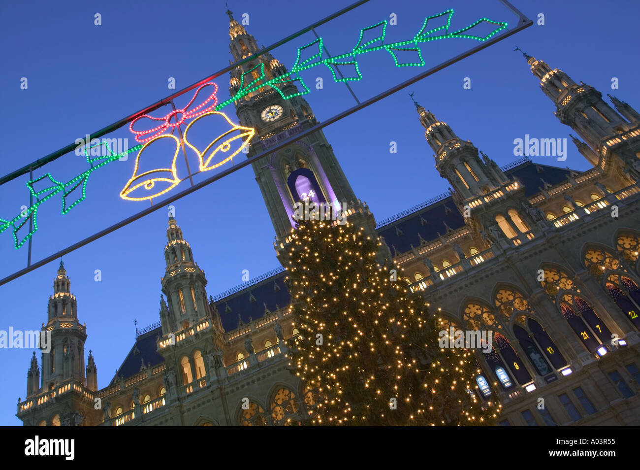 Christmas lights and tree in front of the Vienna Rathaus during the ...