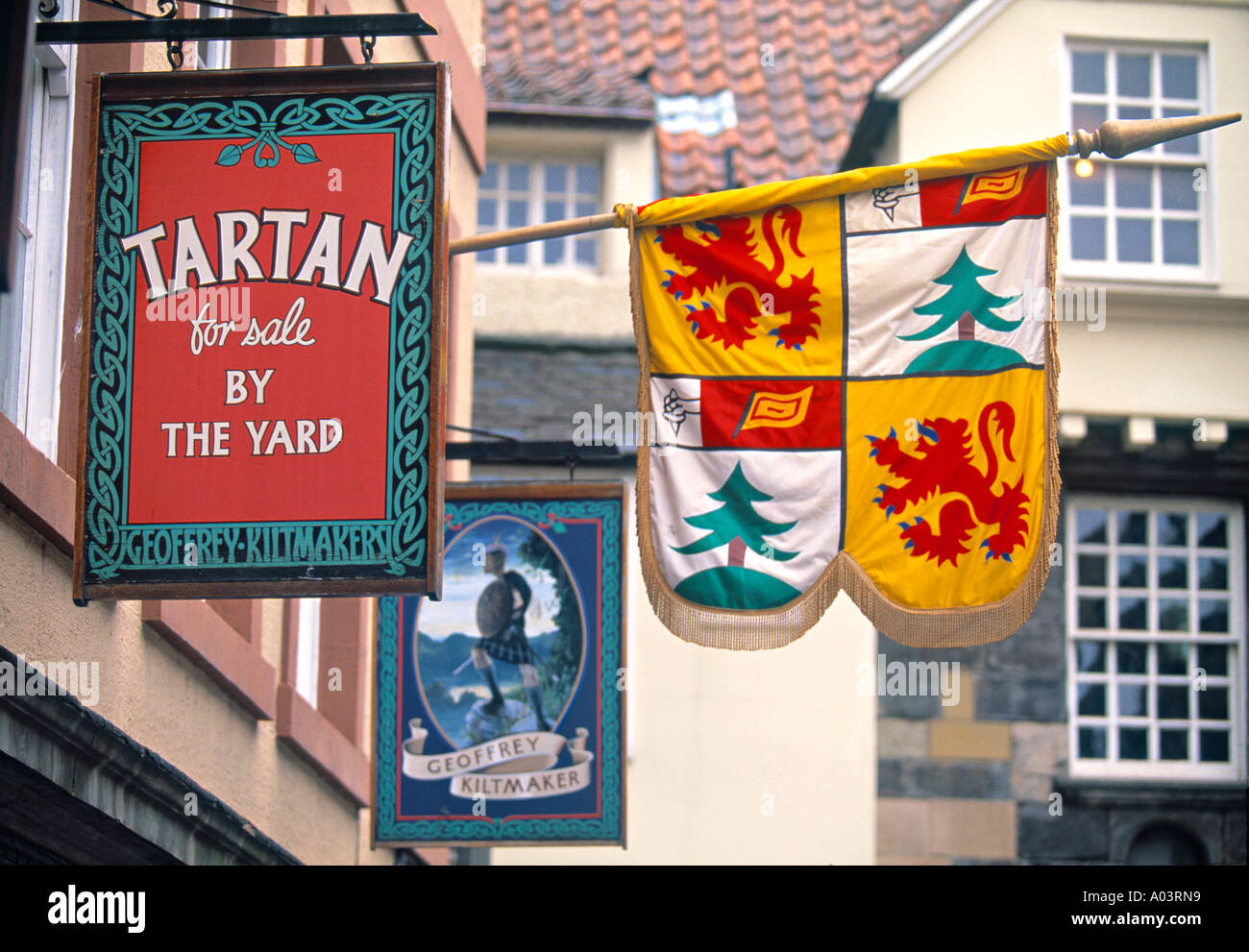 Shop signs hi-res stock photography and images - Alamy