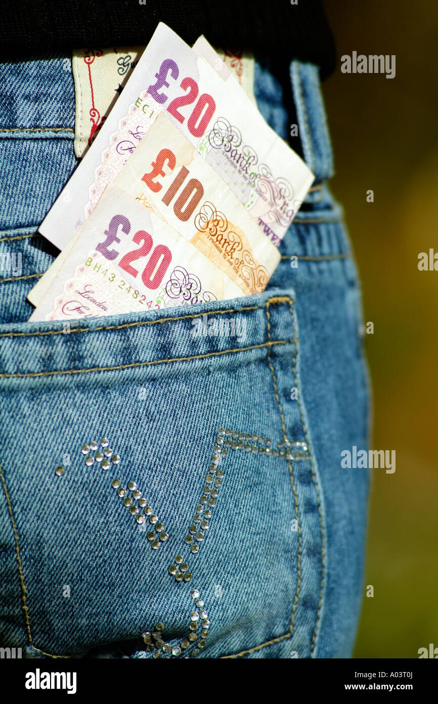 Holding a twenty pound paper note hi-res stock photography and images ...