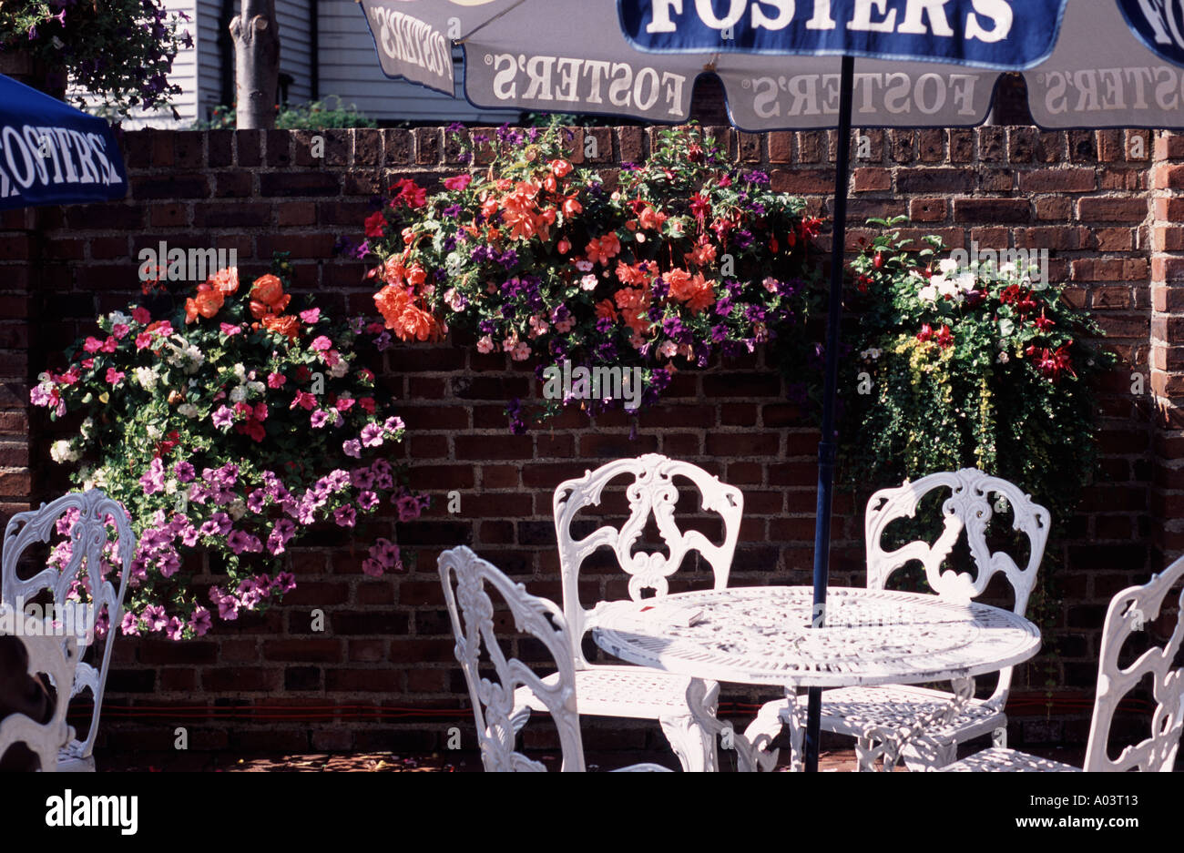 The beer garden of Ye Arrow Rochester Kent Stock Photo - Alamy