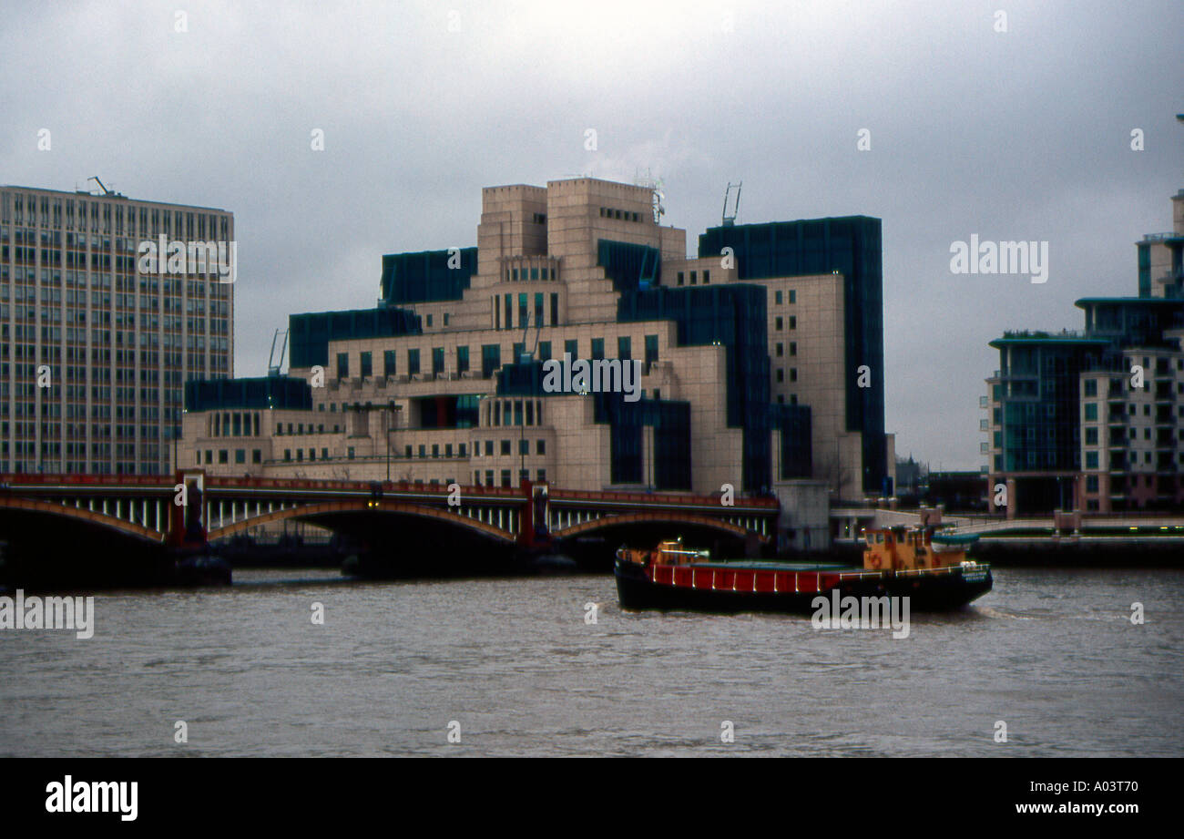 Thames house london hi-res stock photography and images - Alamy