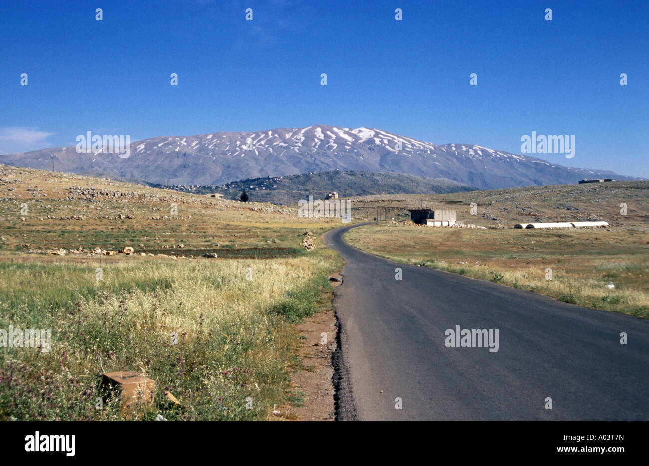 Lebanon syria border bekaa hi-res stock photography and images - Alamy