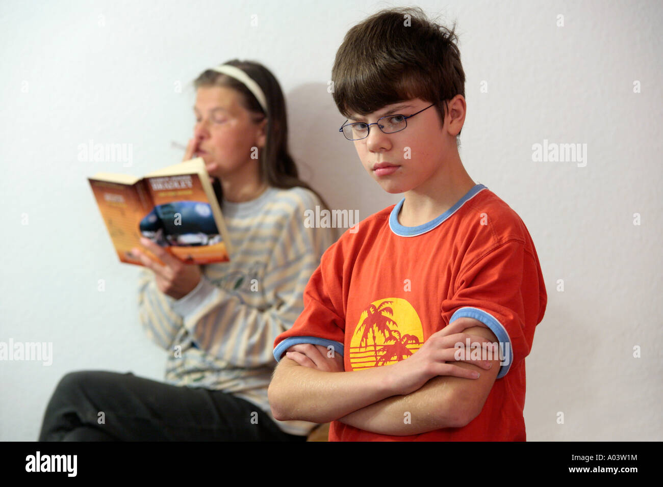 Family smoking cigarette hi-res stock photography and images - Alamy