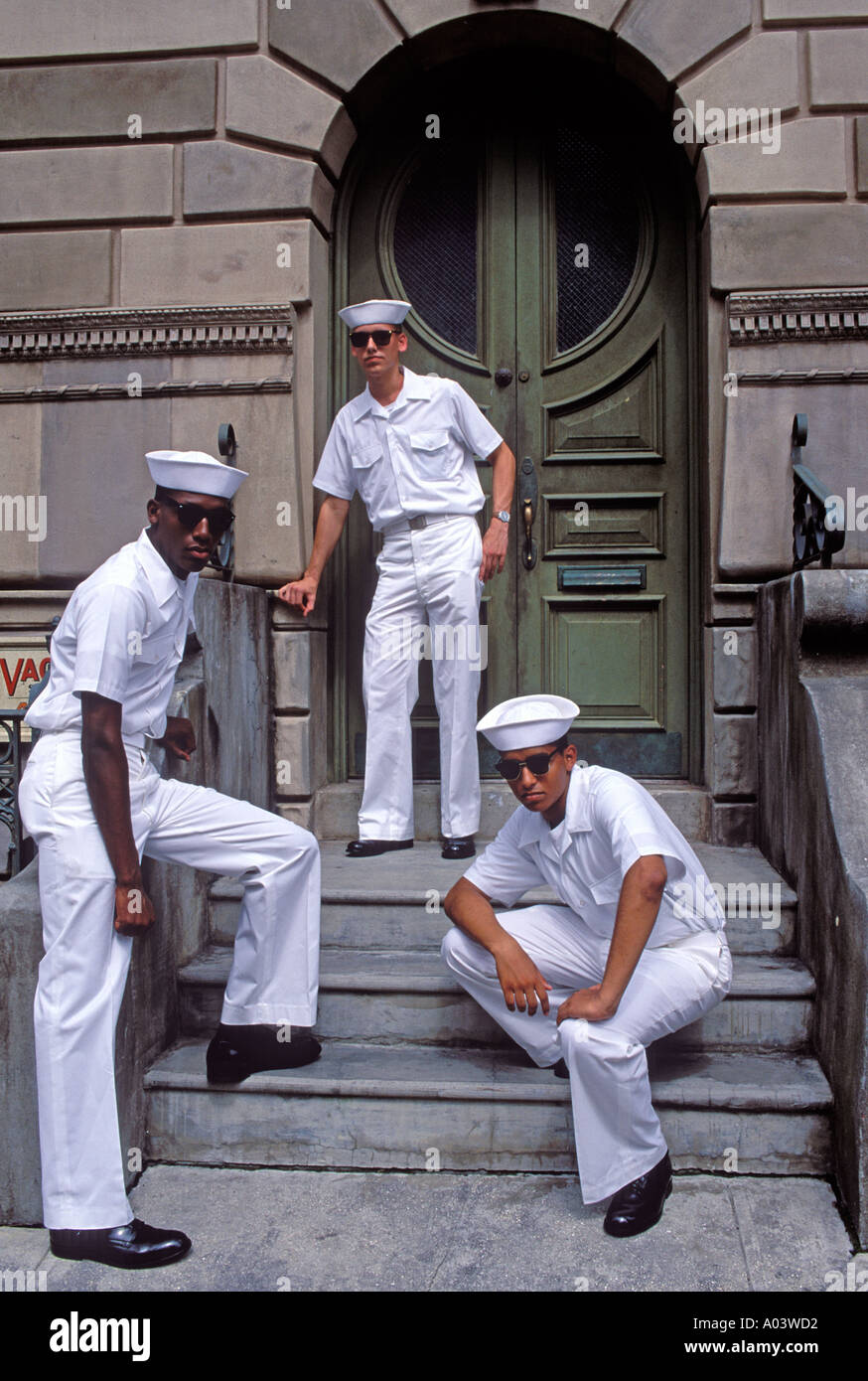 Sailors uniform hi-res stock photography and images - Alamy