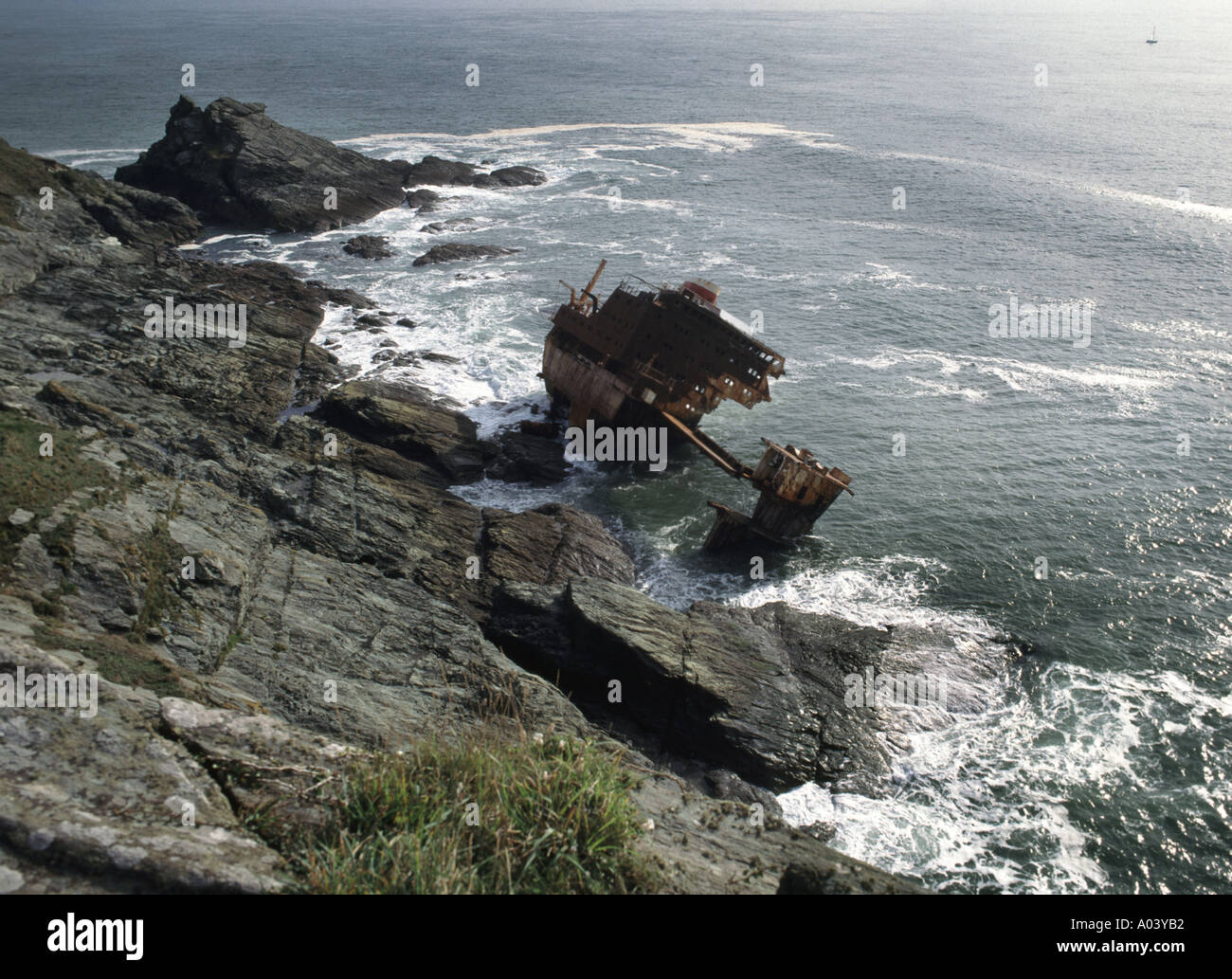 Wreck of rocks hi-res stock photography and images - Alamy