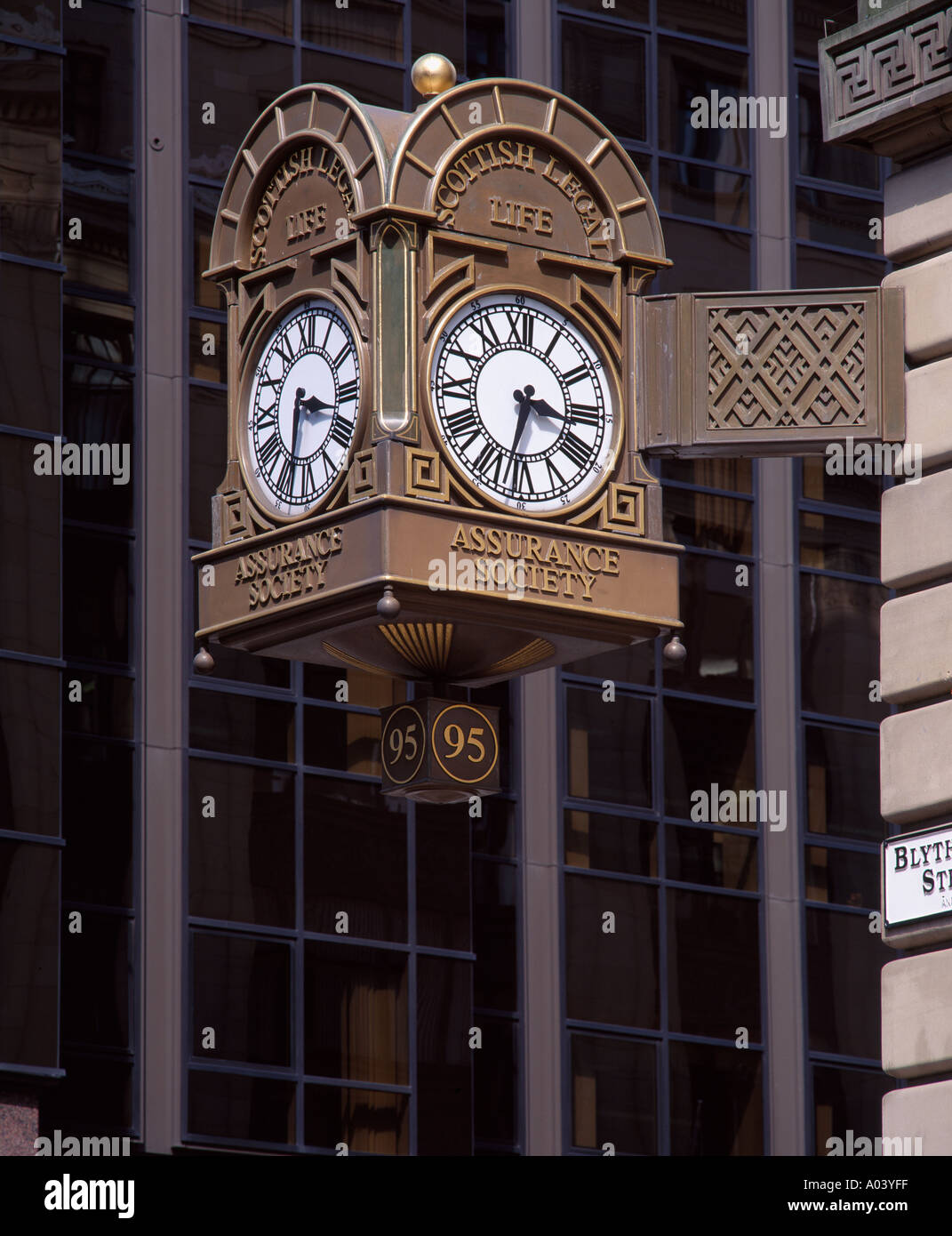 4 o clock hi-res stock photography and images - Alamy