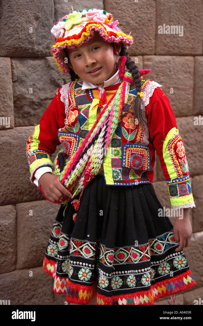 Indigenous girl Cusco Peru Stock Photo - Alamy